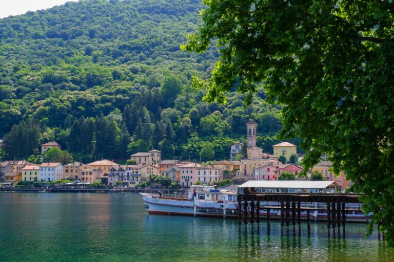 Meraviglie Lacustri: Museo delle Palafitte, un Tesoro Storico - Isolino ...